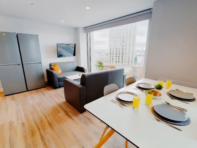 Silver En Suite
