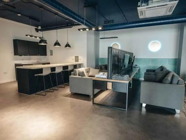 Silver En Suite 5 or 6 Bed Flat