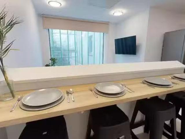 Silver En Suite