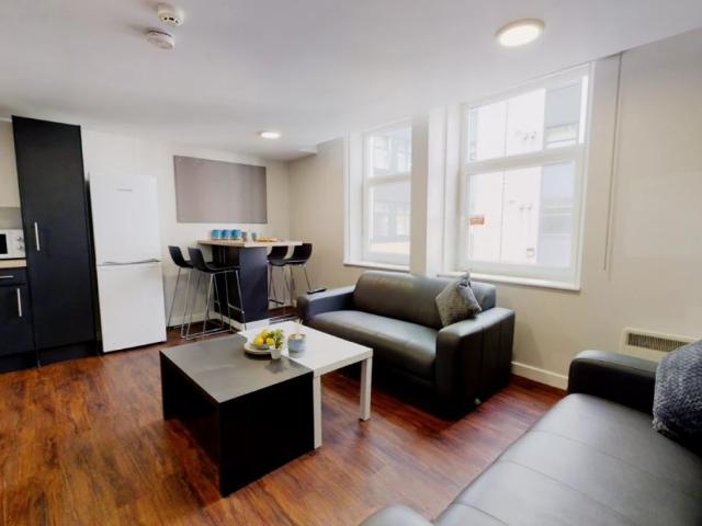 Silver En Suite