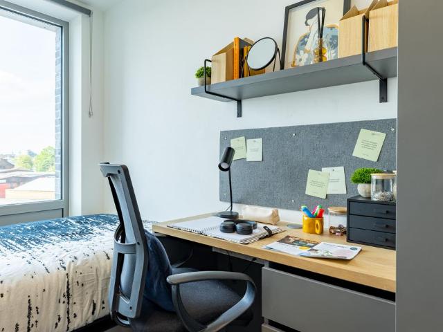 Silver En Suite at Great Court, 78. 1 bed private hall to rent £1,430 pcm £330 pw