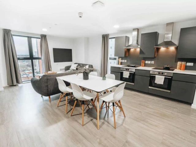 Silver En Suite Mid Floors