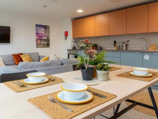 Silver En Suite Plus