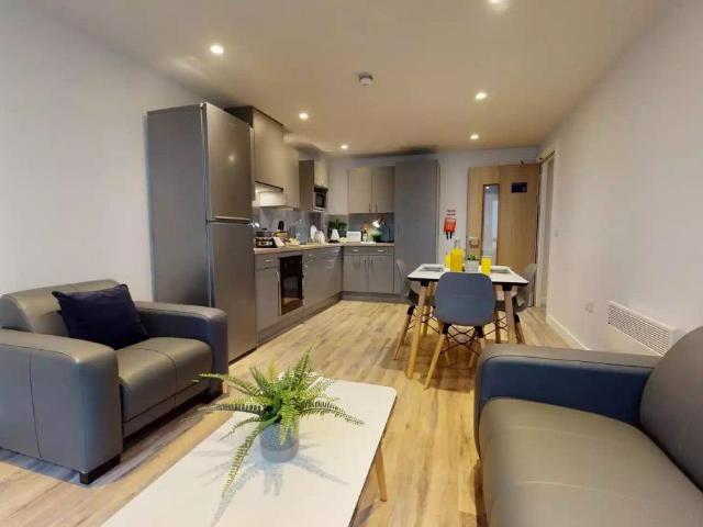 Silver En Suite Plus