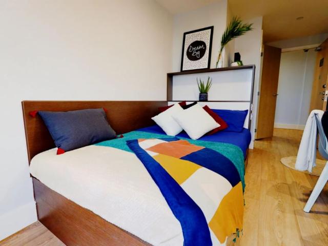 Silver En Suite Premium