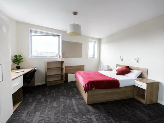 Silver Ensuite