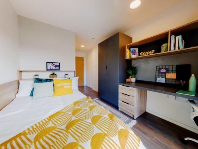 Silver Ensuite Upper Level
