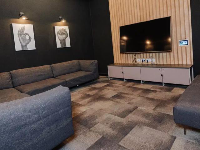 Silver Ensuite Penthouse J Has an Apartment