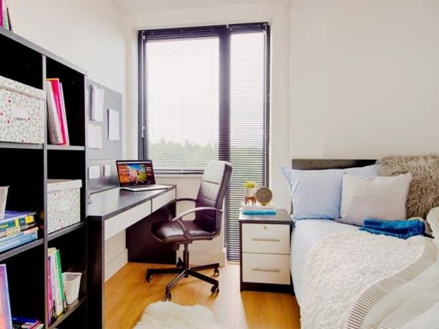 Silver ensuite rooms