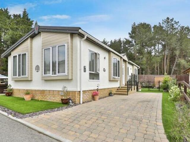 Silver Mists Park, Alpine Drive, Matchams, 2 Bedroom Park