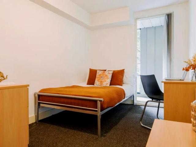 Silver Non Ensuite