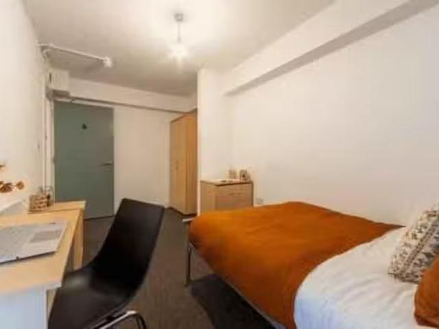 Silver Non Ensuite