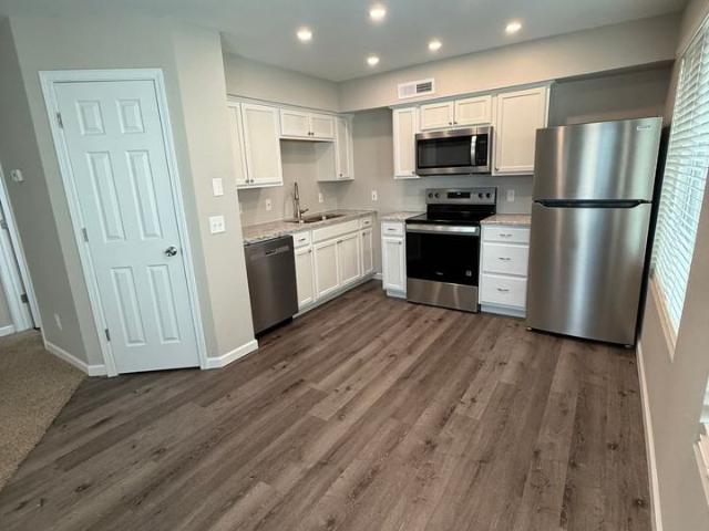 Silver Sands Apartments 2 Bedroom Apartment for Rent at 6642 S Peoria Ave, Tulsa, OK 74136