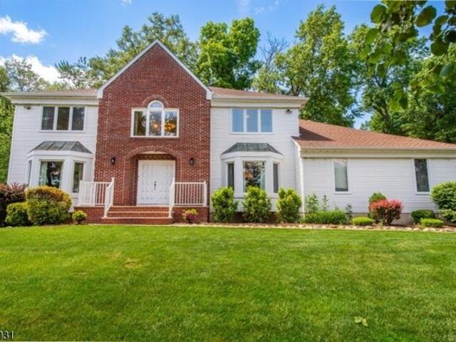 Silver Spring Ct, East Hanover, Home For Sale
