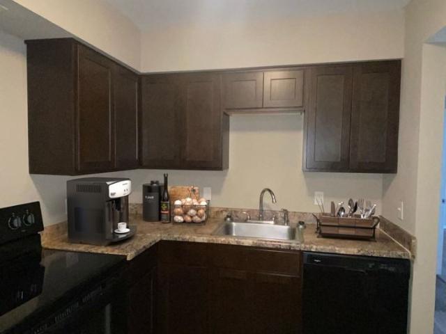 Silver Springs 2 Bedroom Apartment for Rent at 1306 N Frisco Ave, Springfield, MO 65802 Midtown