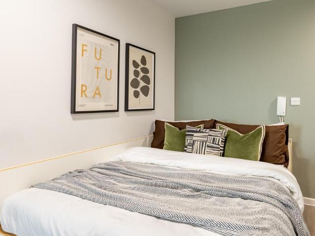 Silver Studio at New Bridewell. Studio to rent £1,777 pcm £410 pw