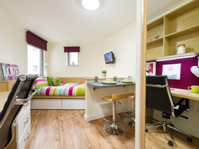 Silver Studio at Quebec House, 1. Studio to rent £1,408 pcm £325 pw