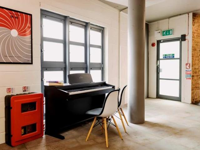 Silver Studio Deluxe