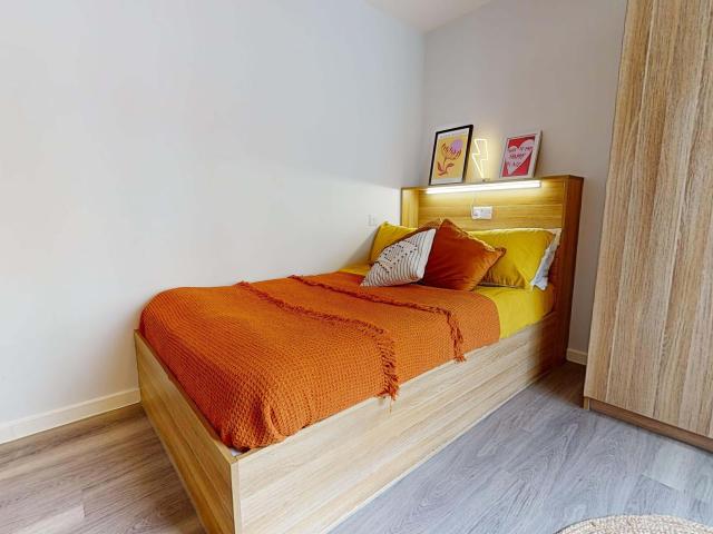 Silver Studio Deluxe, at iQ Sterling Court