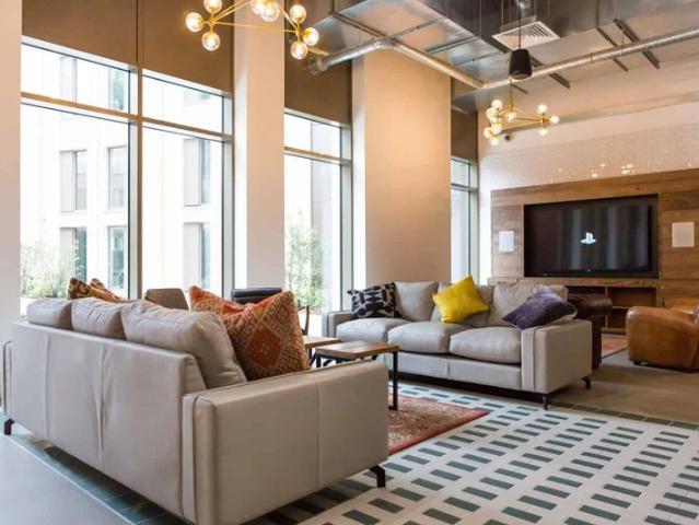 Silver Studio Street View Mid Level