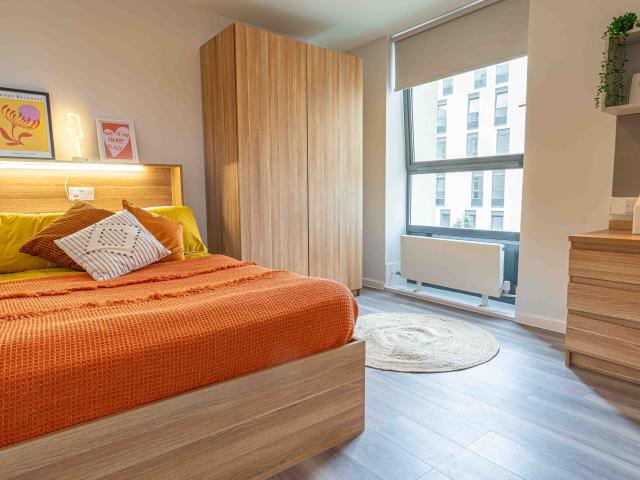 Silver Studio 2627, at iQ Sterling Court