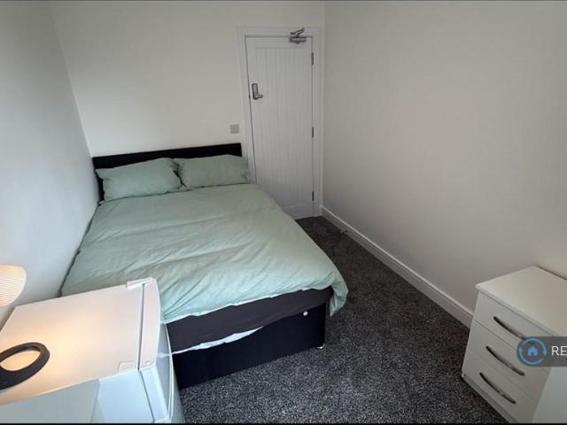 Silver Street, Birmingham, B14 1 bed in a house share to rent £1,480 pcm £342 pw