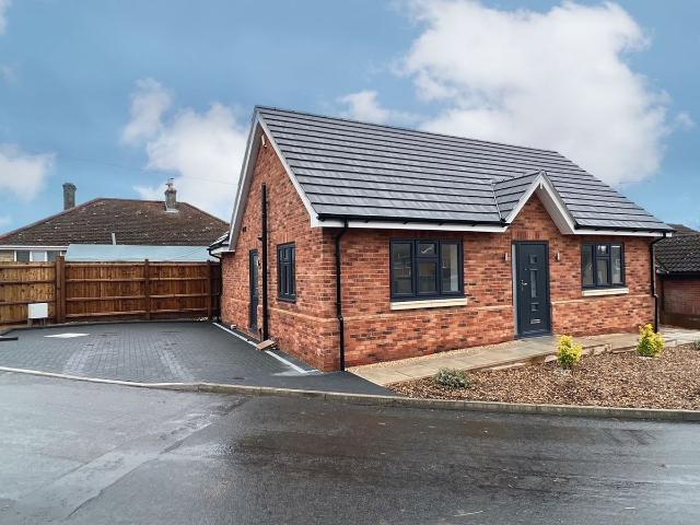 Silver Street, Ely CB6, 2 bed bungalow to rent, £1,250 pcm | PrimeLocation