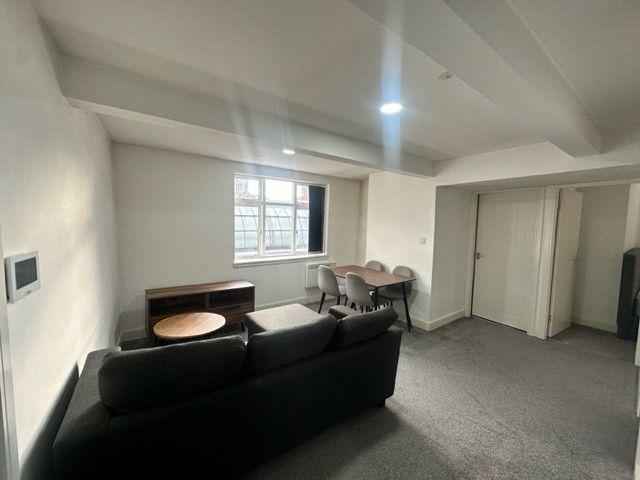 Silver Street, Hull, Yorkshire HU1, 2 bed flat to rent, £850 pcm | PrimeLocation