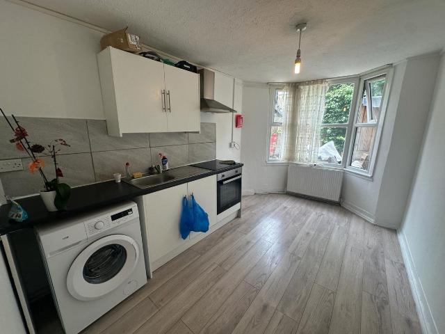 Silver Street, London N18, 3 bed flat to rent, £2,400 pcm | PrimeLocation