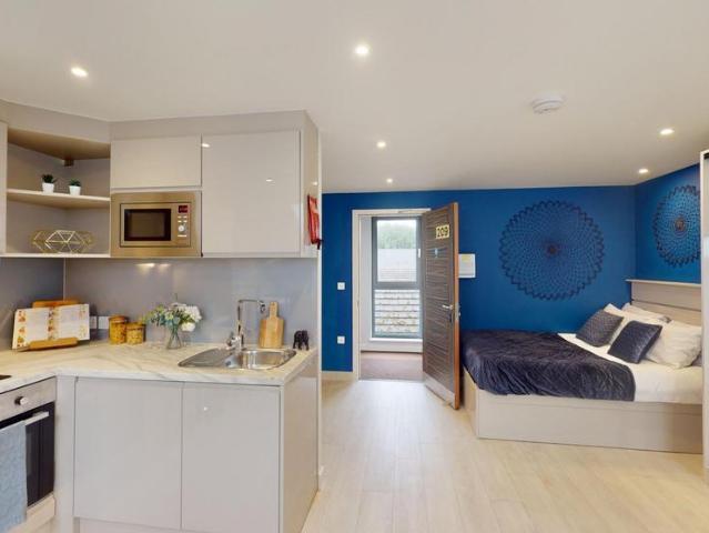 Silver Street, Reading RG1 Studio to rent £1,560 pcm £360 pw