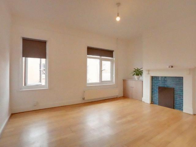 Silver Street, Stansted CM24, 3 bed flat to rent, £1,300 pcm | PrimeLocation