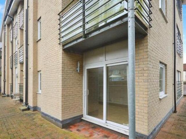 Silver Street, Stansted, 2 Bedroom Apartment