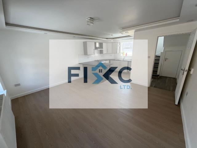 Silver Street, Woodston, Peterborough, Cambridgeshire PE2, 2 bed maisonette to rent, £1,050 pcm | PrimeLocation