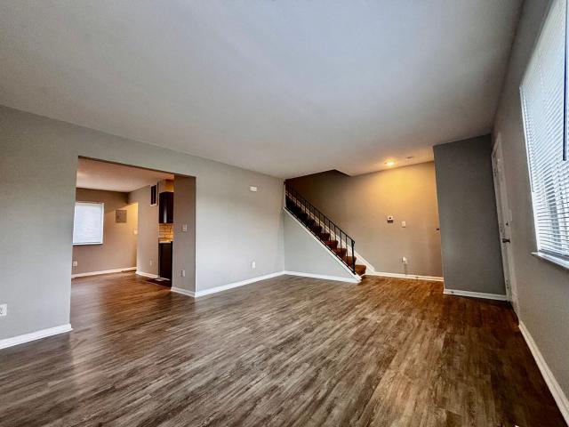 Silver Rock Avenue Apartments