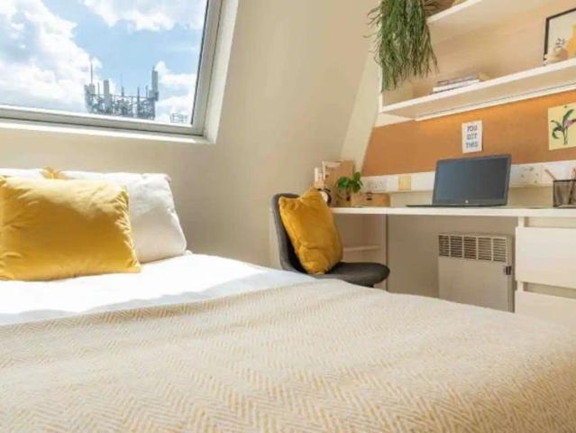 Silver Room 2627
