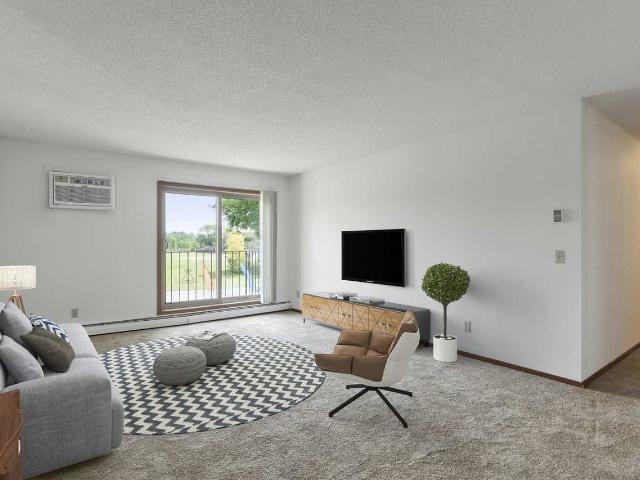 Silver Ridge 2 Bedroom Apartment for Rent at 2330 Stillwater Ave E, Maplewood, MN 55119 Maplewood Oakdale