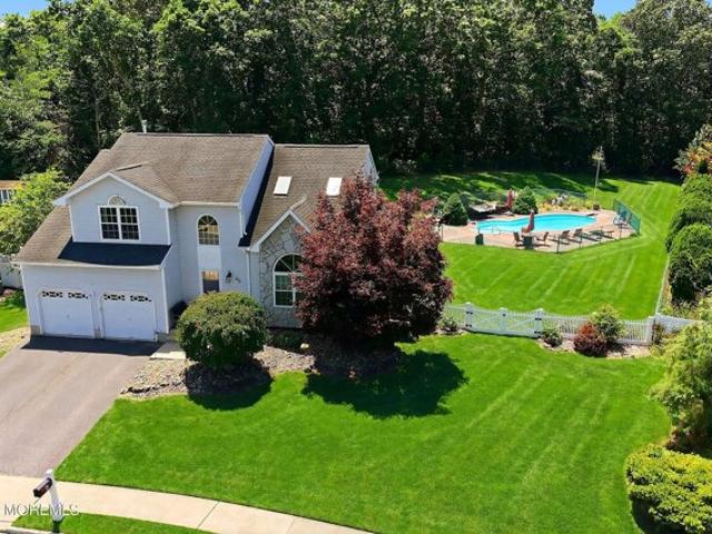 Silverbrooke Cir, Howell, Home For Sale