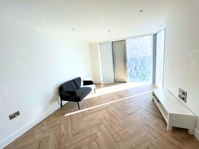 Silvercroft St Manchester M15 1 bed flat to rent £1,650 pcm £381 pw