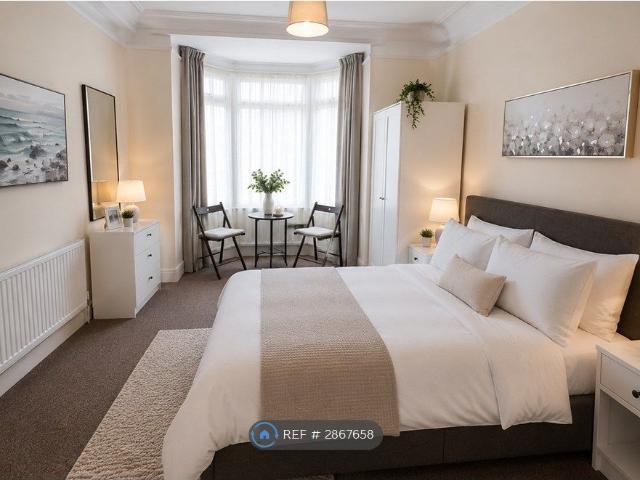 Silverdale Avenue, Westcliff On Sea SS0, Room to rent, £695 pcm | PrimeLocation