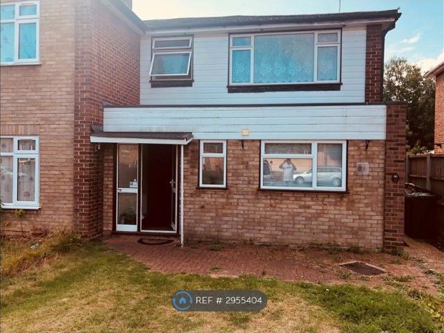 Silverdale Court, Staines Upon Thames TW18, 4 bed semi detached house to rent, £2,500 pcm | PrimeLocation