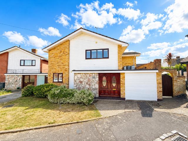 Silverdale, Rayleigh, Essex, SS6 3 bed detached house to rent £1,950 pcm £450 pw