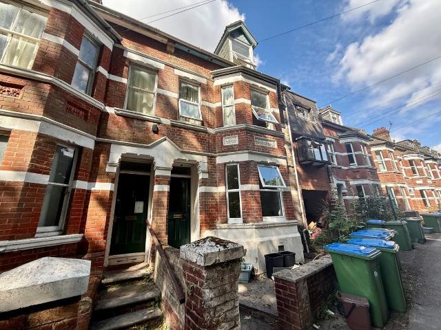Silverdale Road, Southampton, Hampshire SO15, 3 bed detached house to rent, £1,700 pcm | PrimeLocation