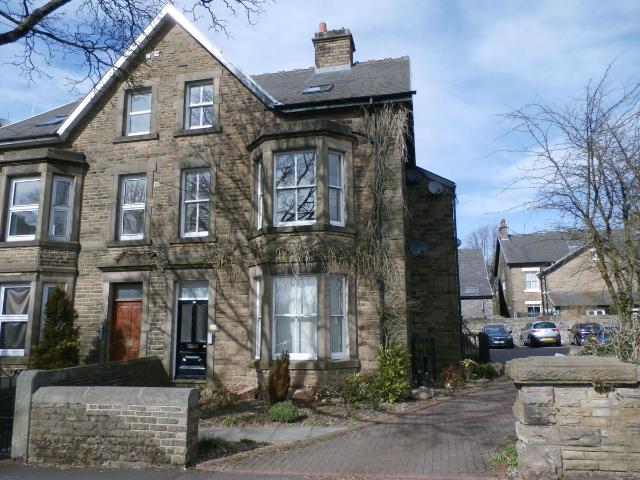 Silverlands, Buxton SK17, 1 bed flat to rent, £625 pcm | PrimeLocation