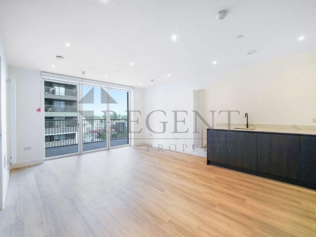 Silverleaf House, Heartwood Boulevard W3, 1 bed flat to rent, £2,300 pcm | PrimeLocation