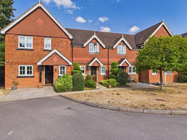 Silverstone Mews, Maidenhead, Berkshire SL6, 3 bed end terrace house to rent, £2,500 pcm | PrimeLocation