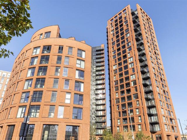 Silvocea Way, Blackwall E14, 1 bed flat to rent, £2,100 pcm | PrimeLocation
