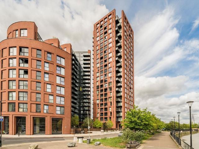 Silvocea Way, Orchard Wharf E14, 1 bed flat to rent, £1,950 pcm | PrimeLocation