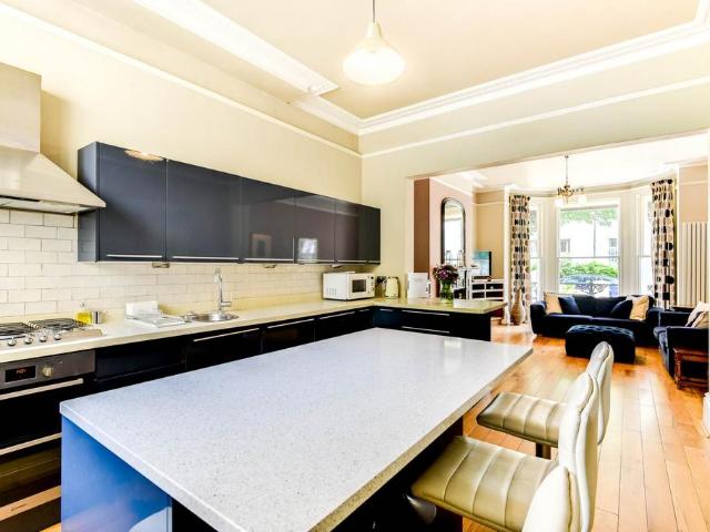 Silwood Road, Brighton 3 bed maisonette to rent £7,583 pcm £1,750 pw