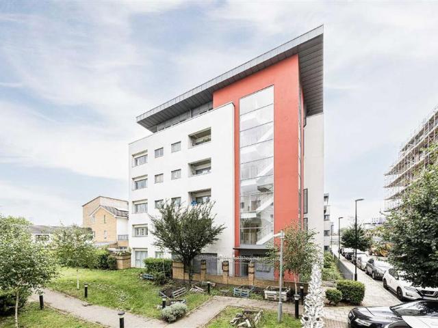 Silwood Street, London SE16 2 bed flat to rent £2,500 pcm £577 pw