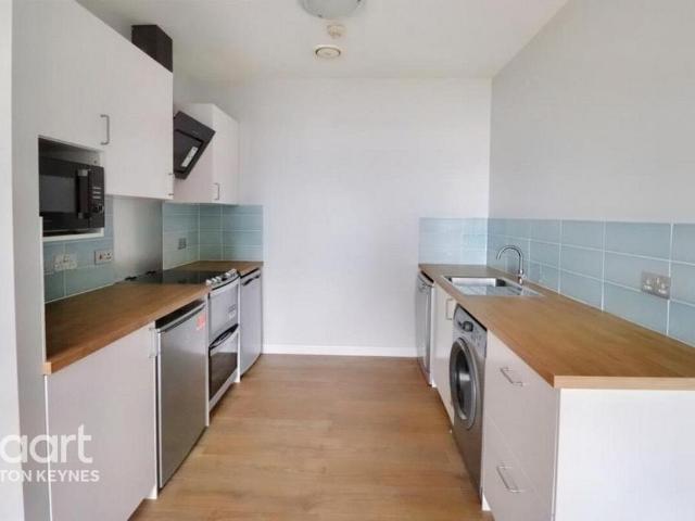 Silbury Boulevard, Central Milton Keynes 1 bed apartment to rent £1,275 pcm £294 pw